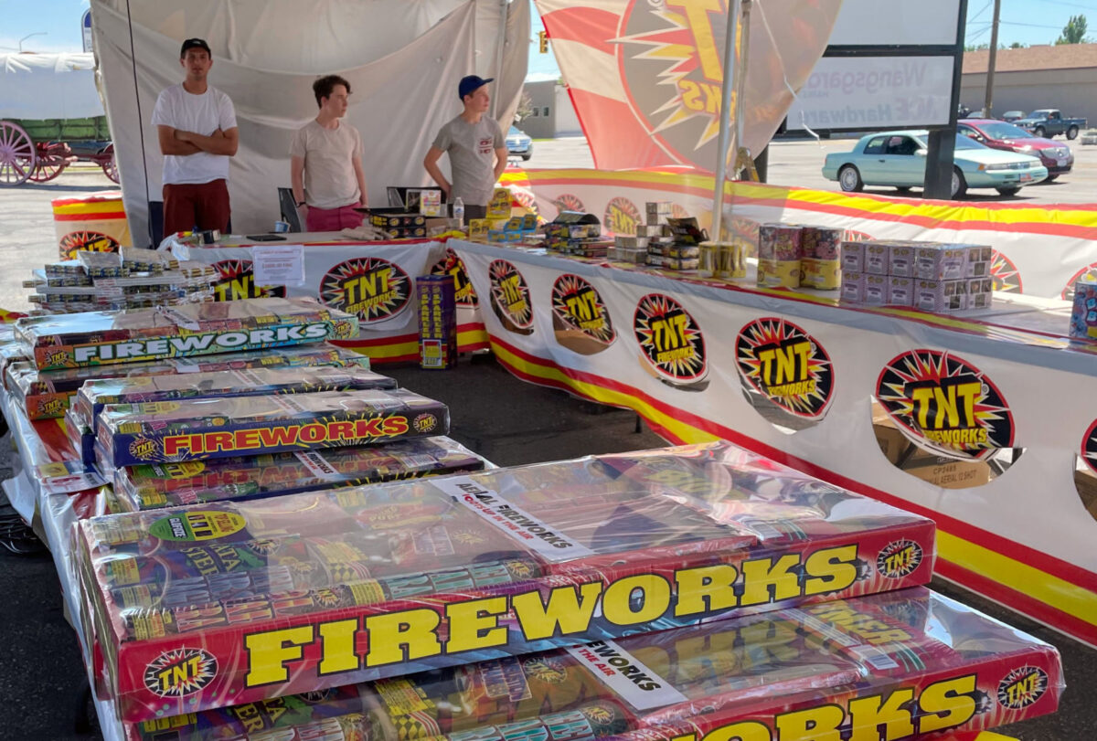 Fireworks vendors hoping for some bucks for their bangs despite bans ...
